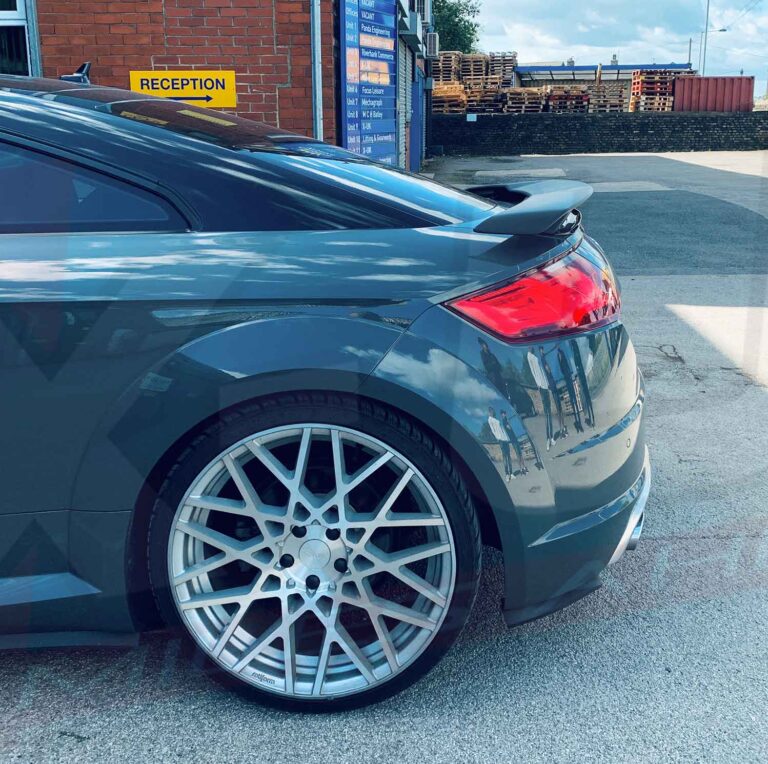 Audi TT TTS 2014-2018 MK3 to TTRS style gloss black rear spoiler