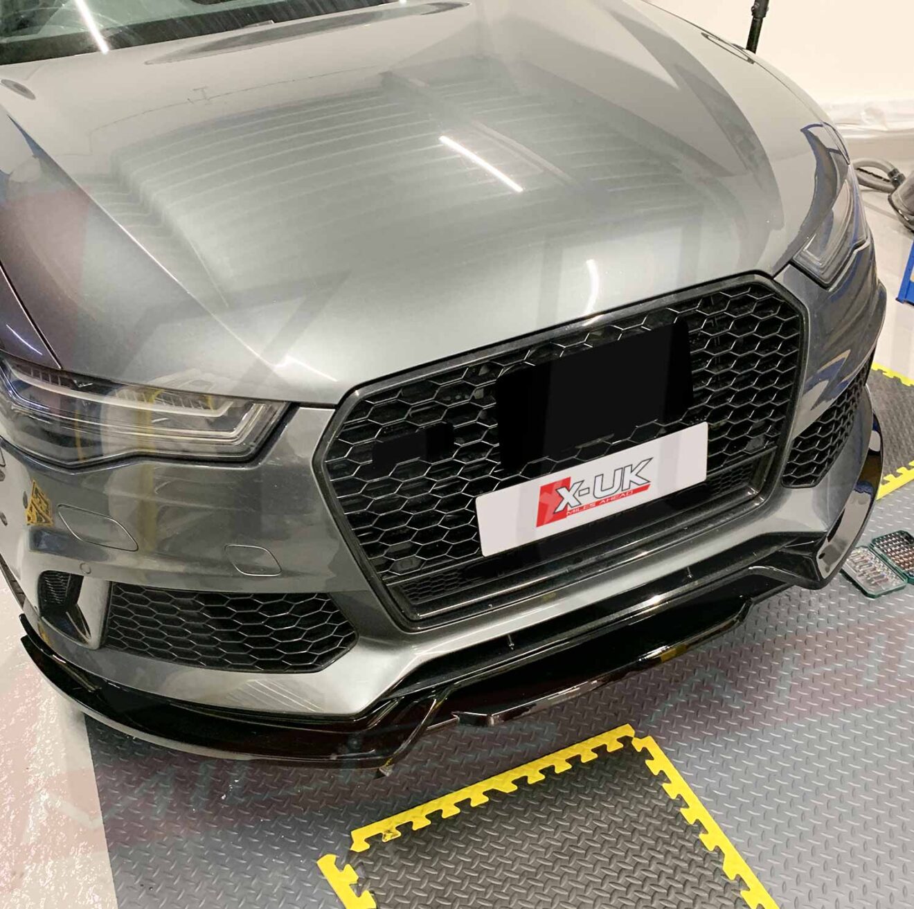 Audi RS6 Avant 2011-2018 front bumper lower splitter lip